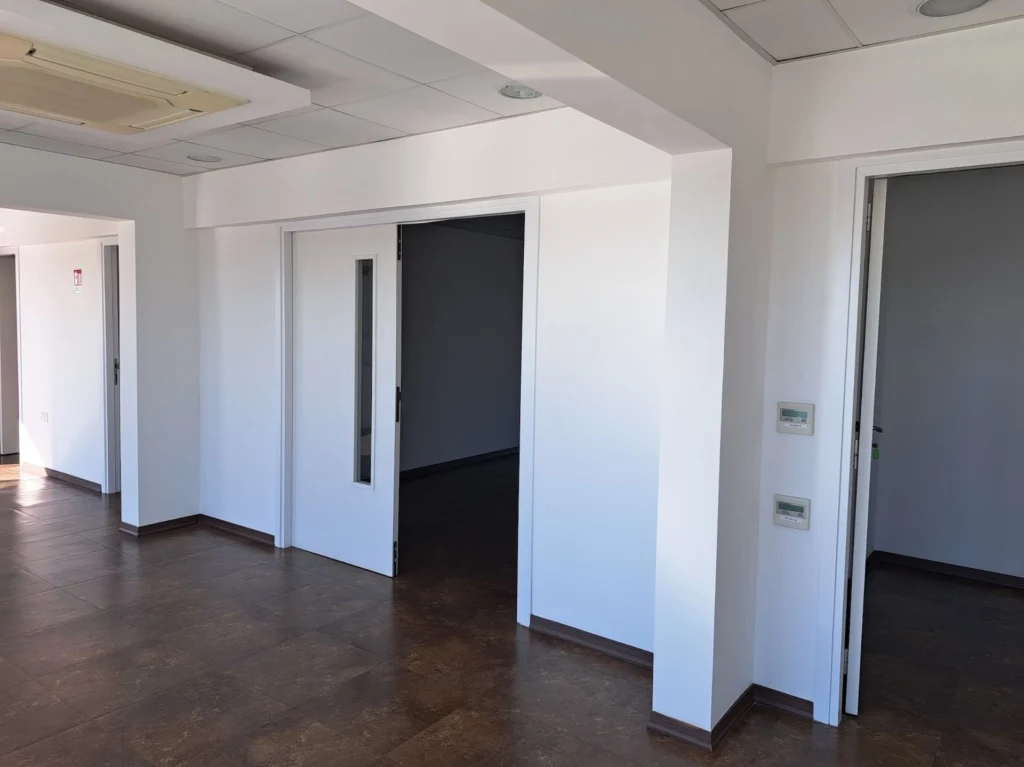 3099m² Office for Rent in Ypsonas, Limassol District €65000 - INDEX.cy